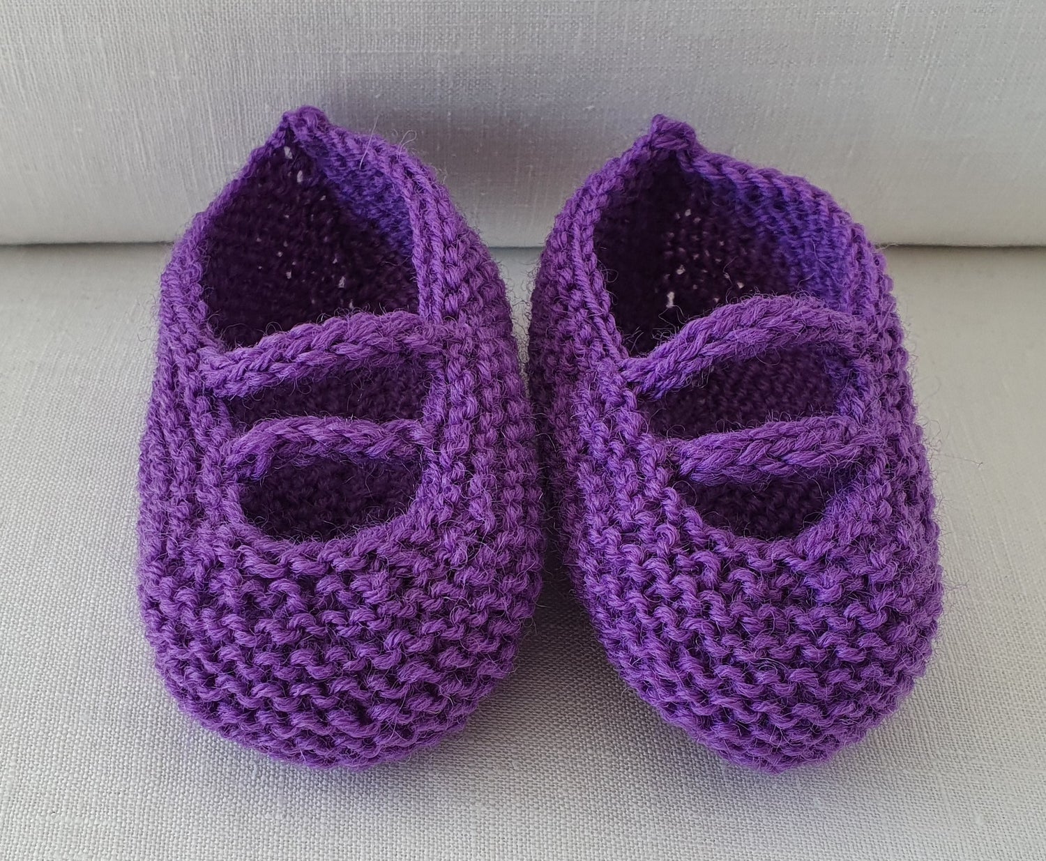 Baby’s shoes with i-cord bars, in 4ply - Veronica - Payhip