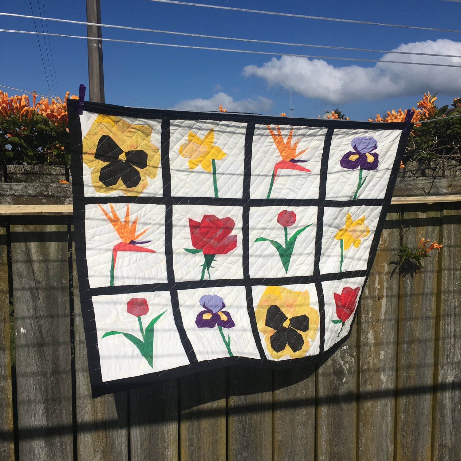Climbing Flower Border Pattern