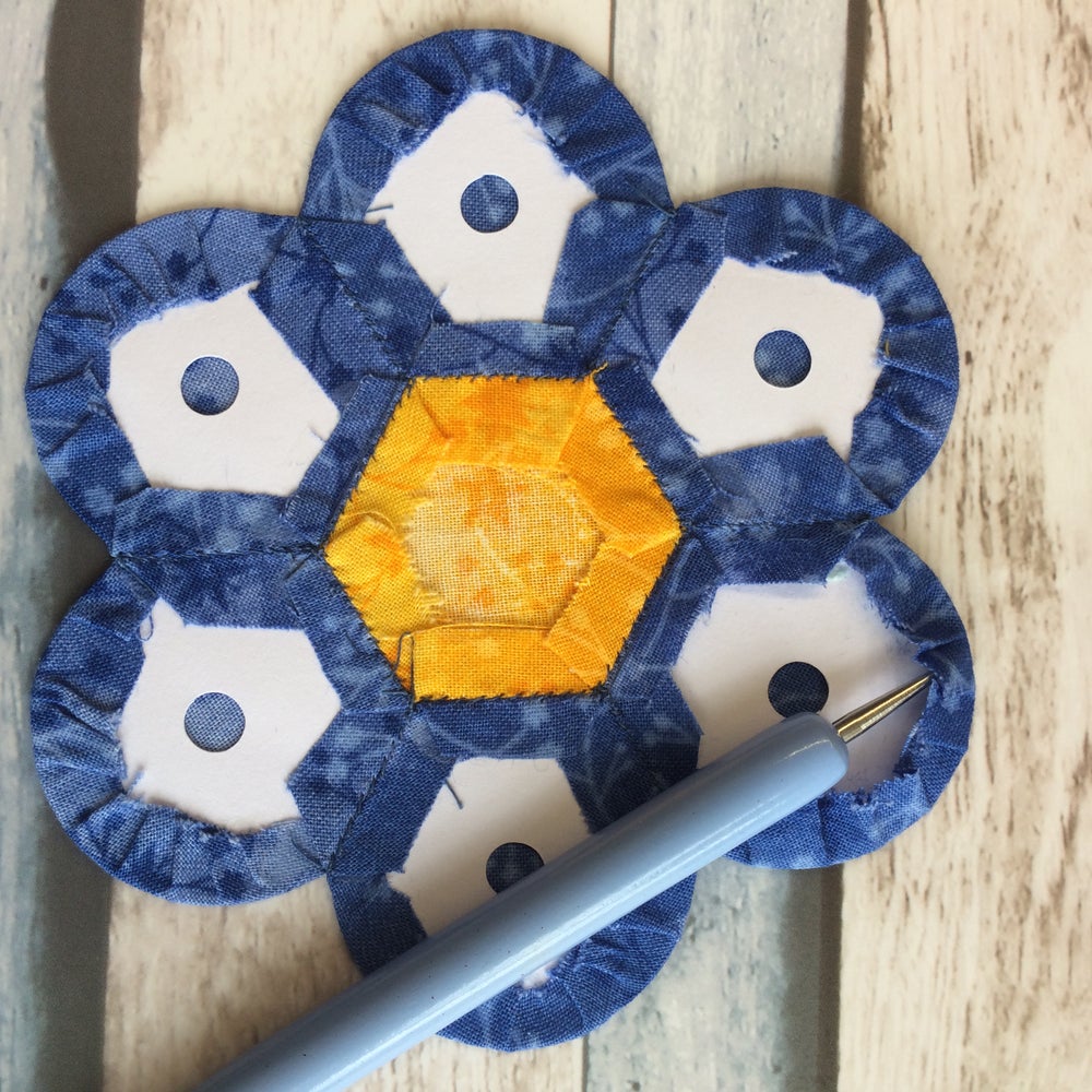 How to remove EPP paper templates before appliqué