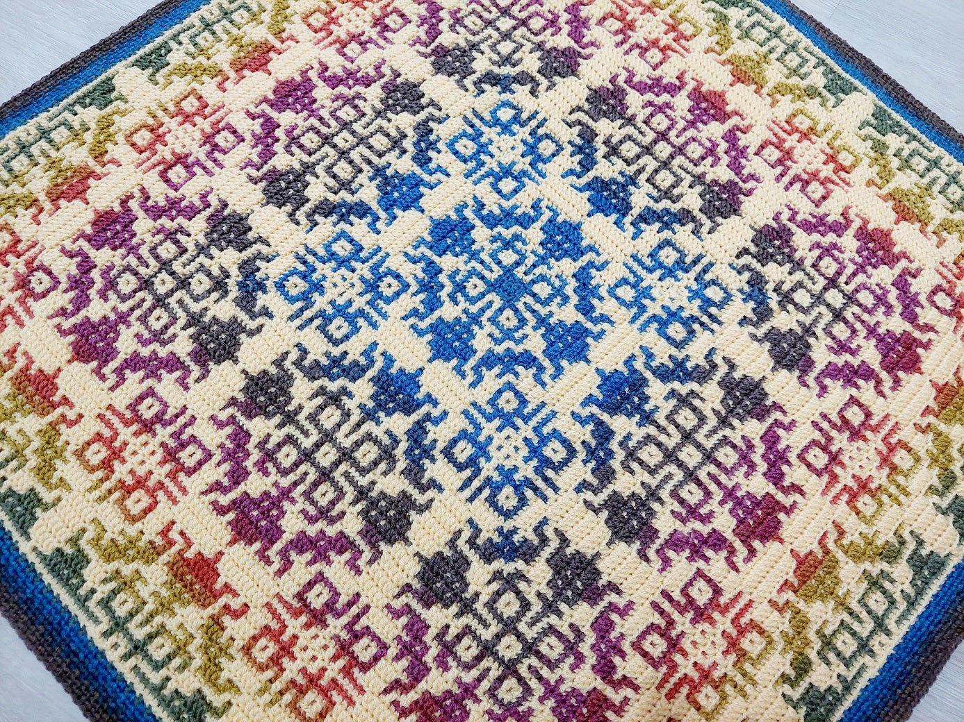 Bohemian Bliss. Overlay mosaic crochet in rounds pattern