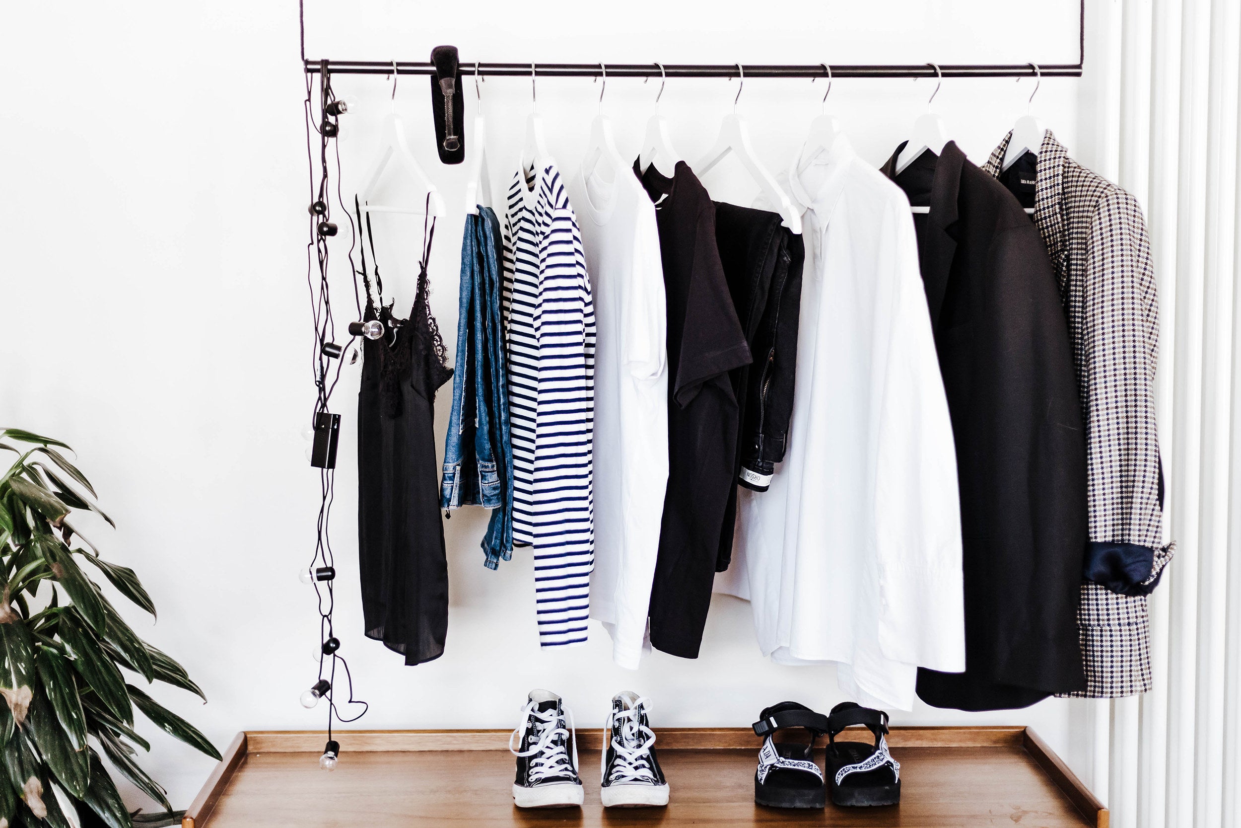 HOW TO BUILD YOUR ULTIMATE CAPSULE WARDROBE - Payhip