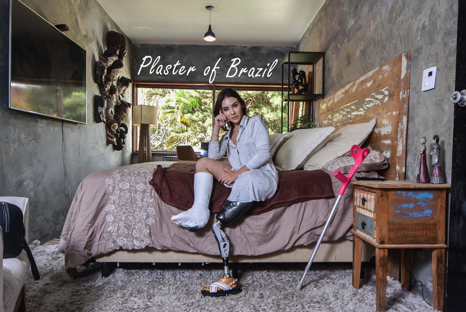 Giovanna SAK SLWC Starts walking putting her foot on the ground ...