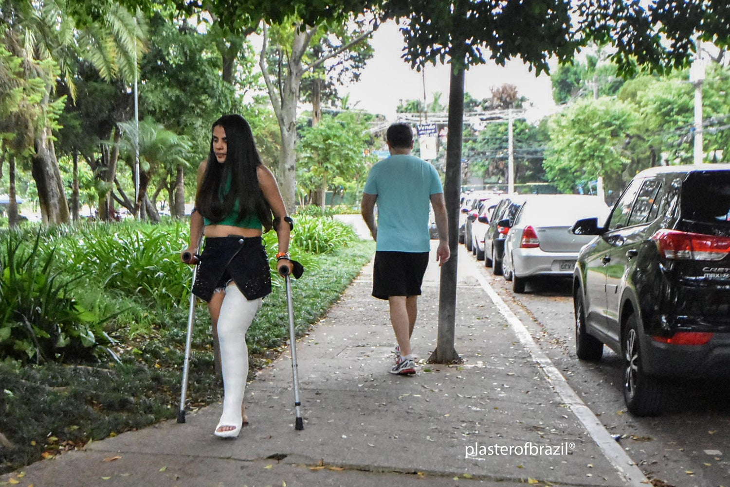 Thaynara Long Leg Cast Going To Walk On Crutches In A Very Beautiful