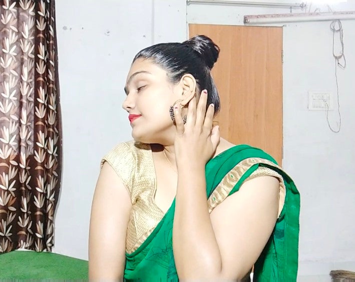 Hot oily hairplay 200ml Sensually in green saree😍 #longhair - Payhip