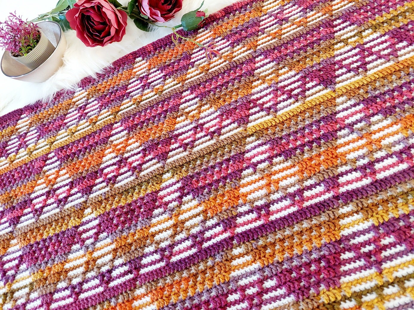 Mosaic Bermuda. Overlay mosaic crochet in rows pattern