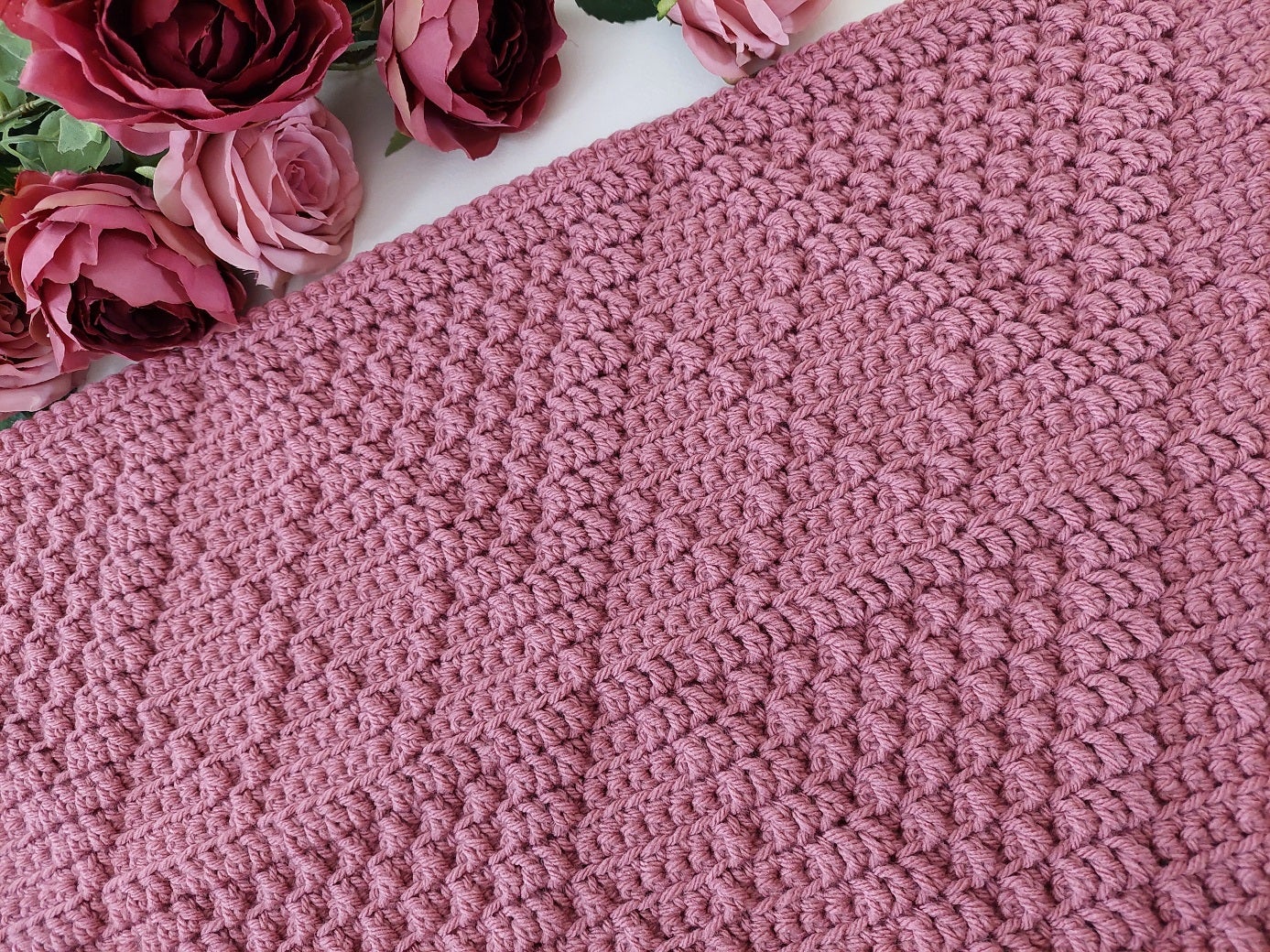 Mosaic Bermuda. Overlay mosaic crochet in rows pattern