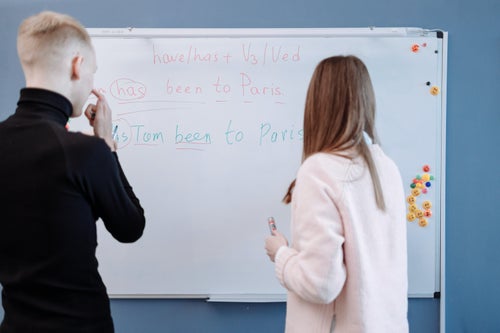 How to use English Prepositions of Time – IN ON AT – English Grammar