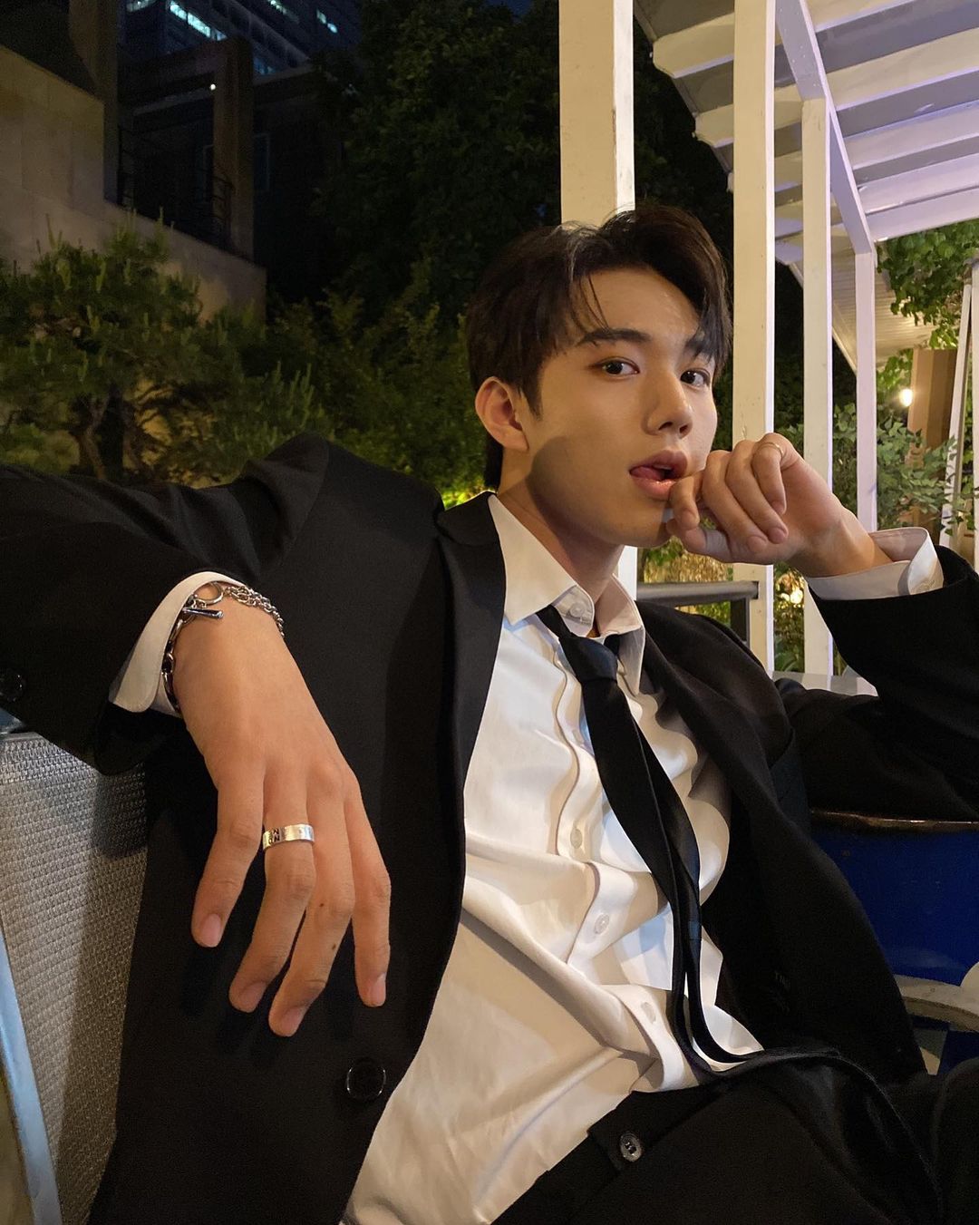 outside - pf - Payhip