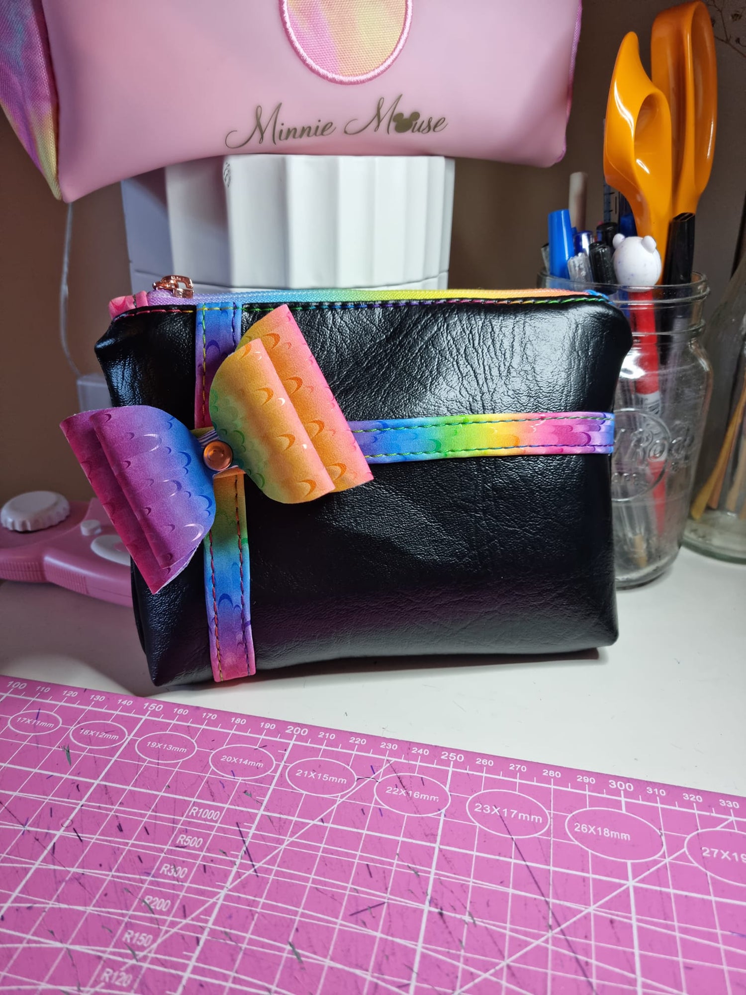 BOWEE Clutch ENGLISH language Intro and pattern PDF ONLY ! - Bowee Clutch - Instructions - Payhip