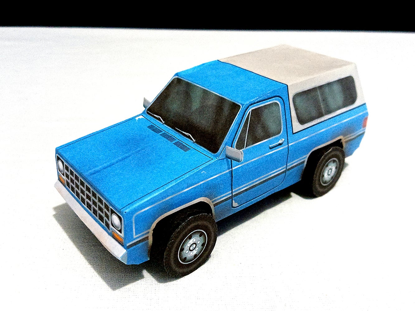 Cardboard paper jeep Chevrolet Blazer looks like in the MudRunner, how ...