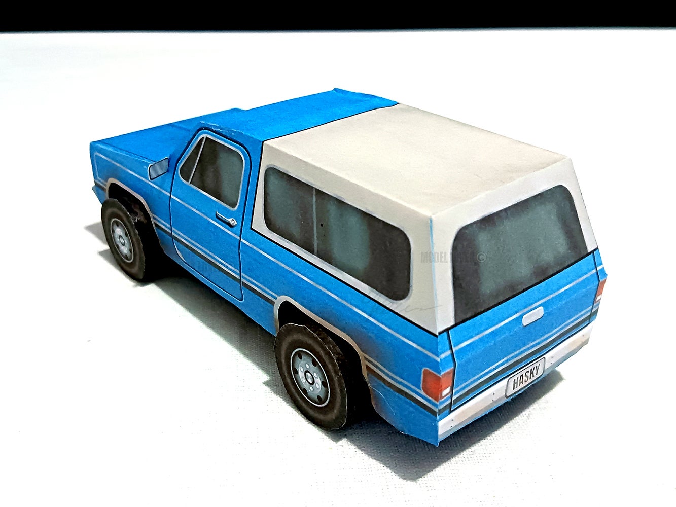Cardboard paper jeep Chevrolet Blazer looks like in the MudRunner, how ...